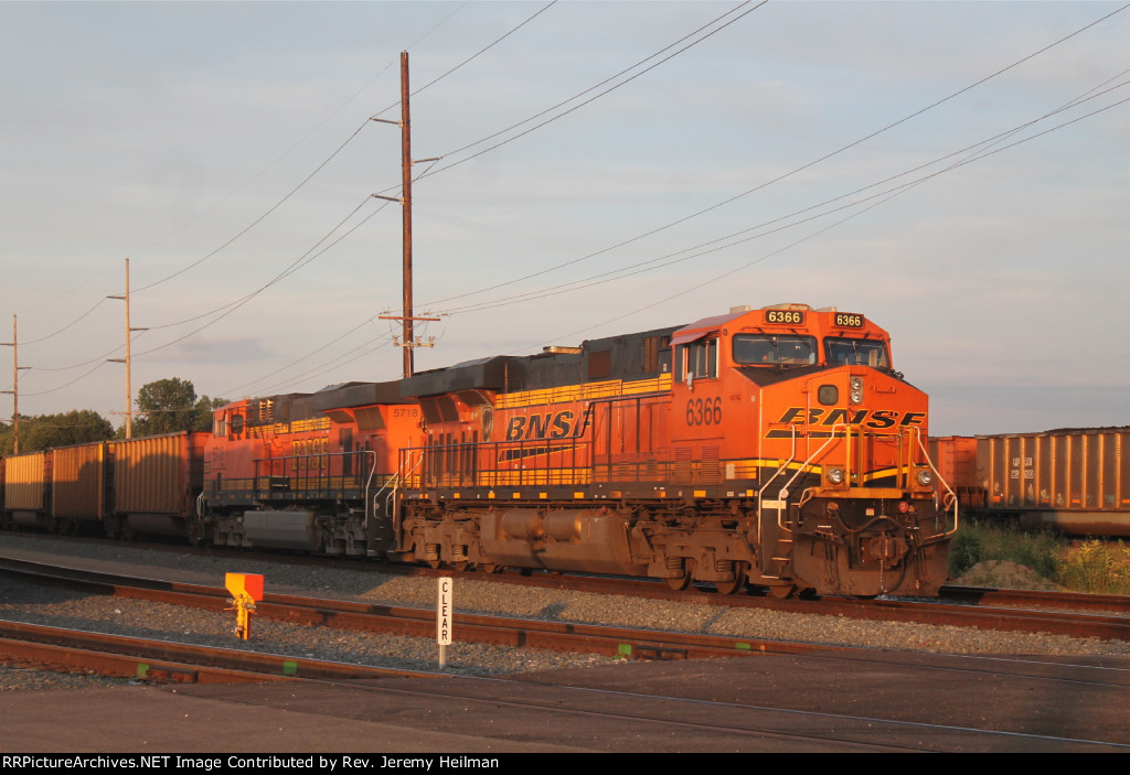 BNSF 6366 & 5718 (1)
